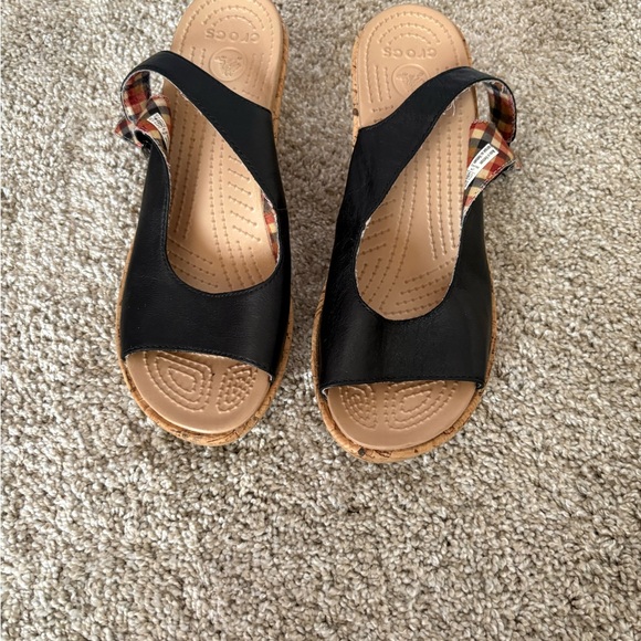 CROCS | Shoes | Crocs Black And Tan Womens Sandals | Poshmark
